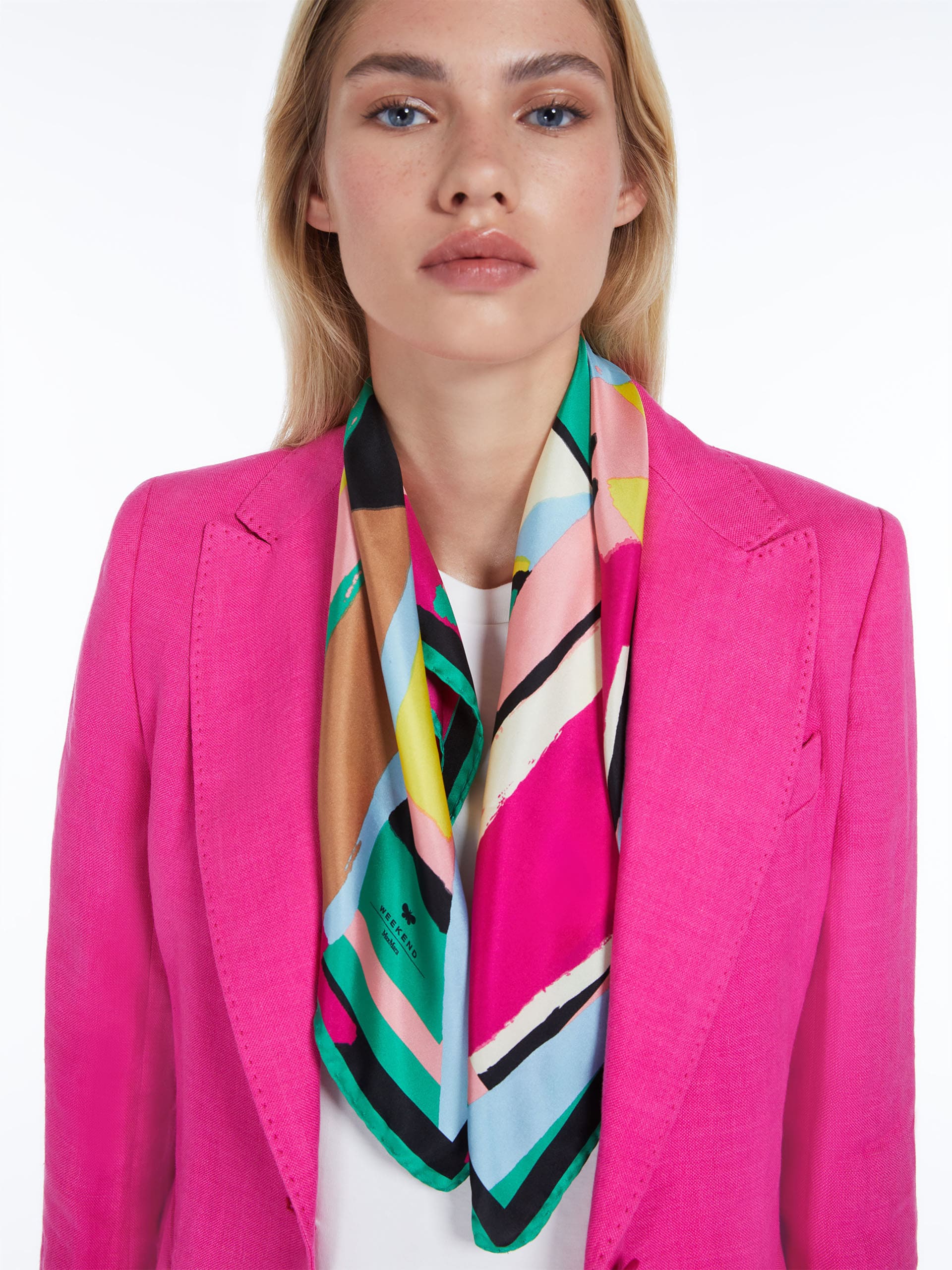 Платок WEEKEND ACCESSORIES - купить на Invogue — арт 55411345 011 ...